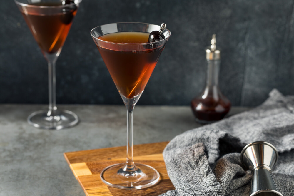 Manhattan Dry cocktail recipe - Make Me a Cocktail