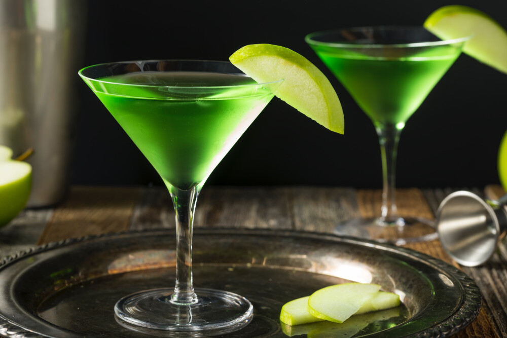 Sour Apple Martini cocktail recipe - Make Me a Cocktail