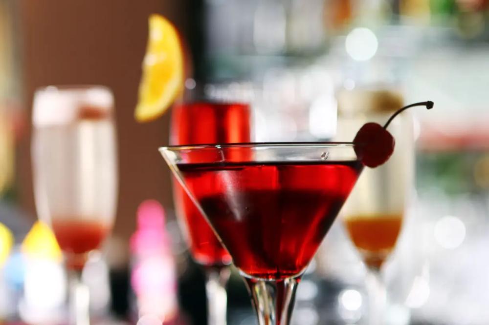 Most Popular Classic Cocktails You Must Try - Blog post - Make Me a ...