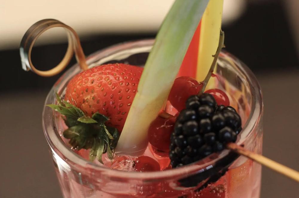 Throwing a Mocktail Mixology Party with Friends - Blog post - Make Me a ...
