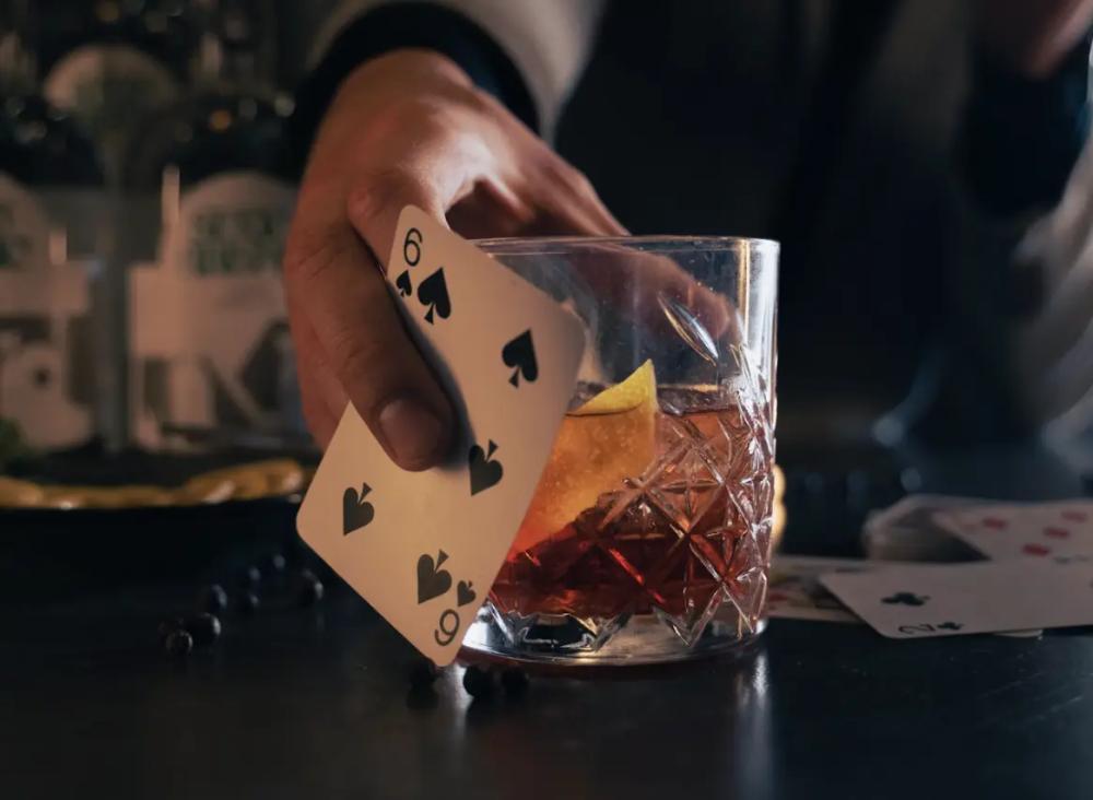 A Cocktail Playbook for Effortless Game Nights - Blog post - Make Me a ...