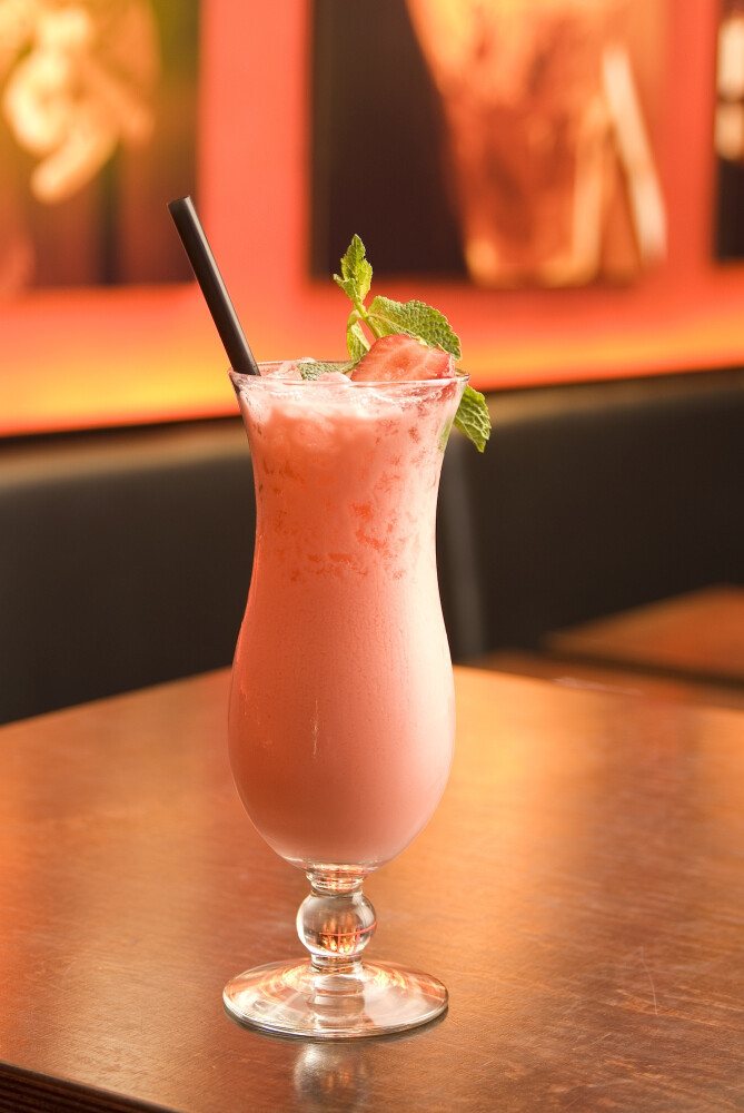 Strawberry Dream cocktail recipe - Make Me a Cocktail